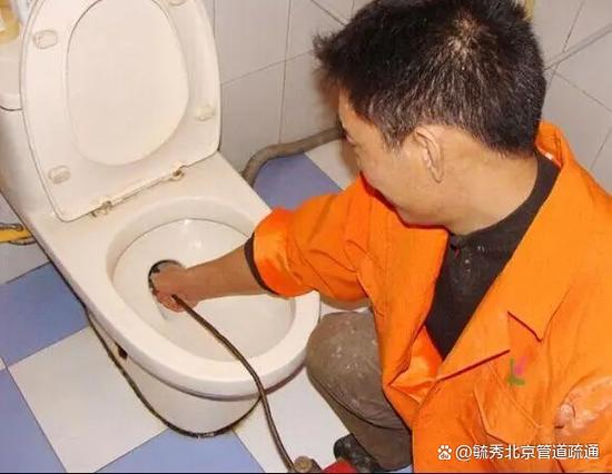 手机掉下水管道怎么捞