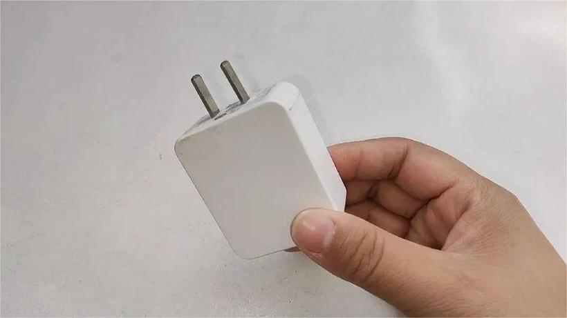 废旧充电器100元一个正常吗截图