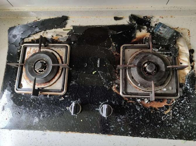 玻璃灶台爆裂还能用吗截图