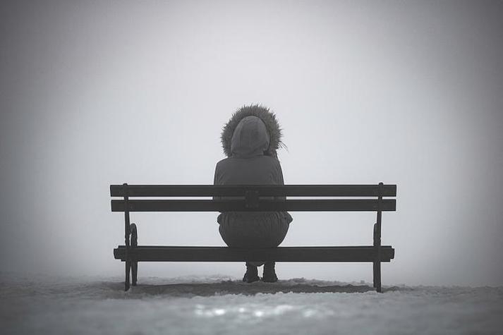 孤独的女孩是什么感觉图标