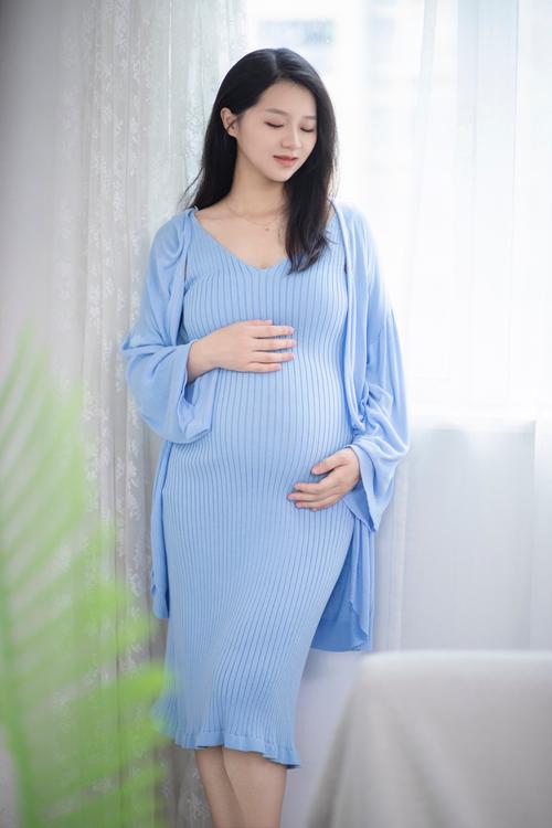 泰剧女主怀孕挺大肚图标