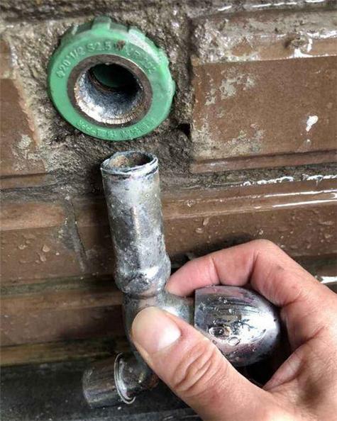 水龙头断了怎么搞出来图标