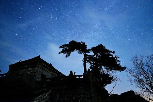 青山墨墨百度云图标
