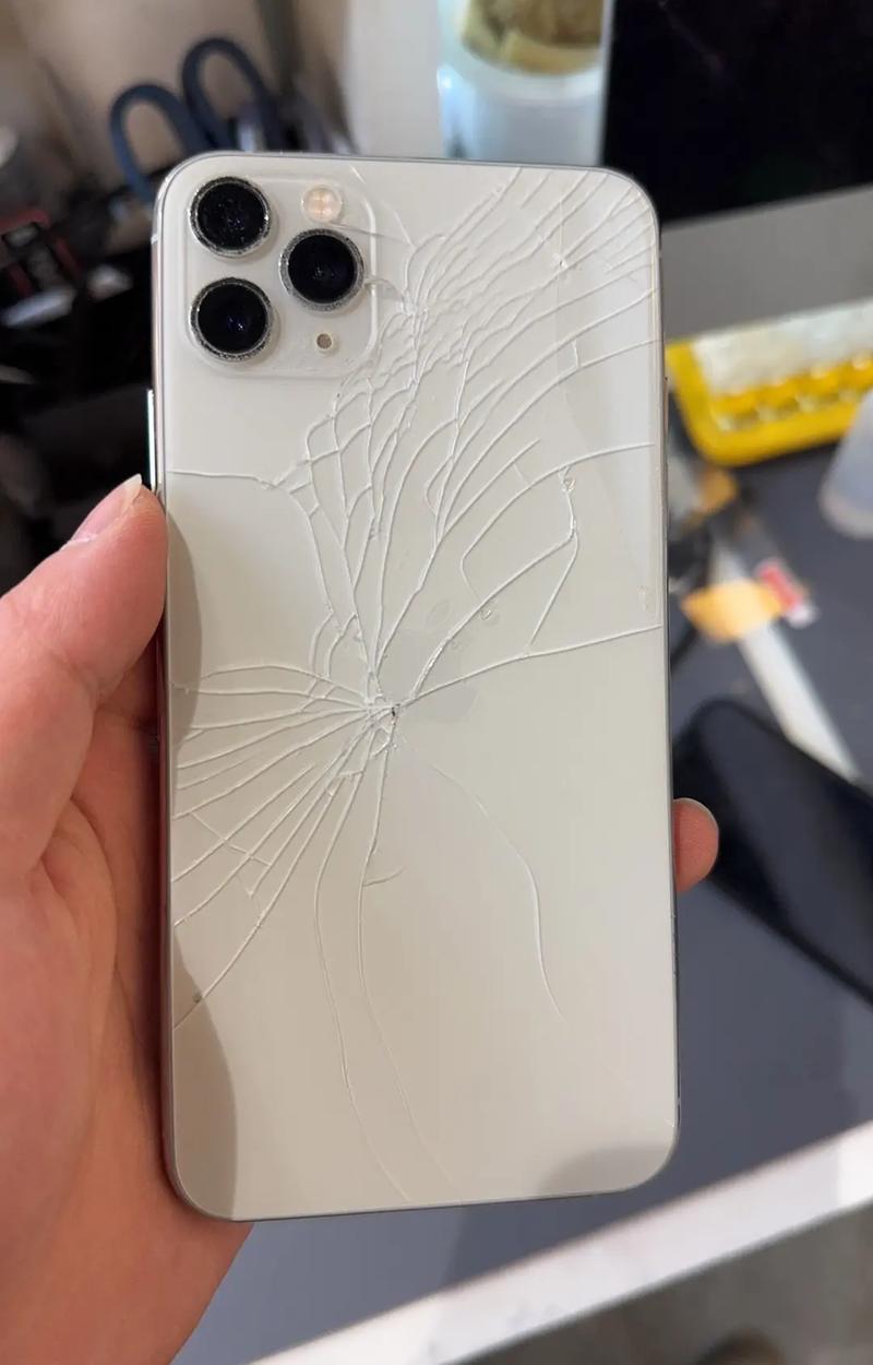 max后盖碎了能压吗图标