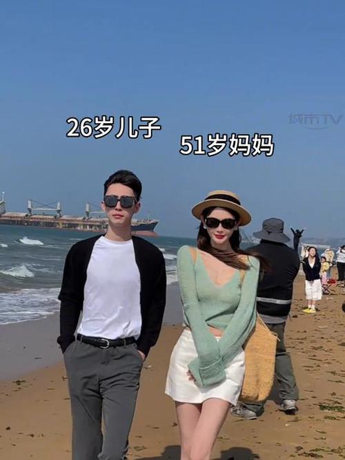 儿子帮妈妈拍照高情商截图
