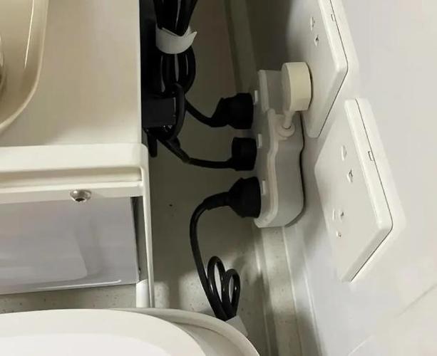 微波炉不用时电源插头需要拔掉吗图标
