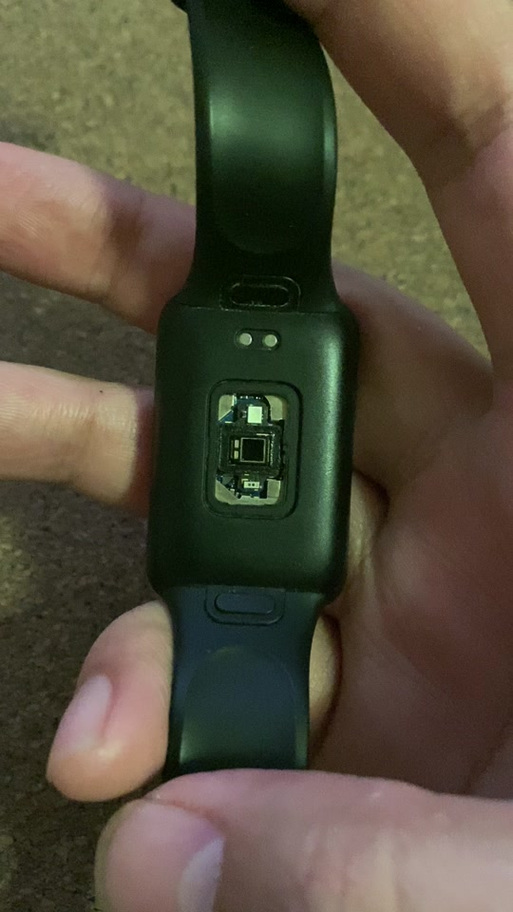 小米手环7pro后盖脱落