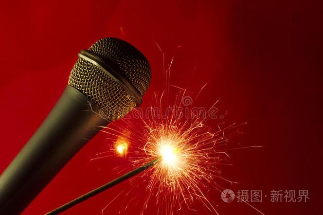 左上角红麦克风闪截图