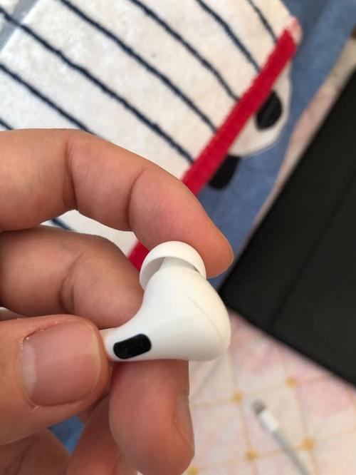 airpods pro右耳连不上图标