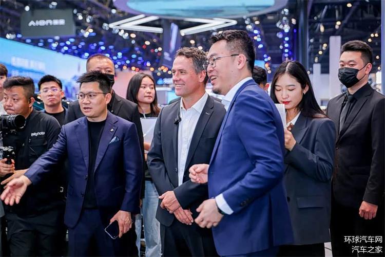 欧文北京车展现场秀脚法截图