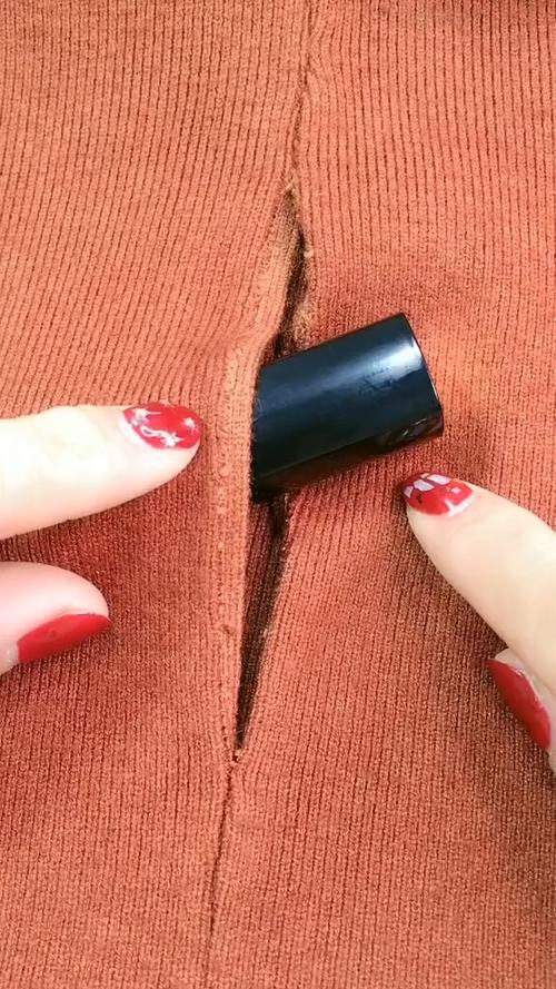衣服破了怎么缝看不出来