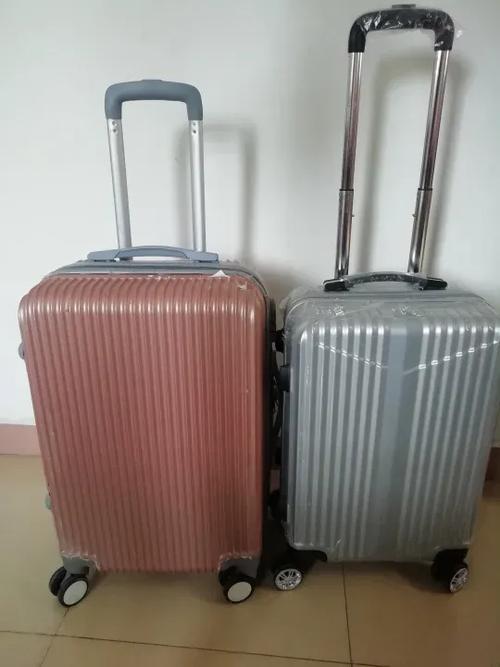 20寸行李箱好尴尬啊截图