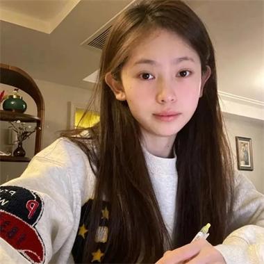 我发现长得好看的女生都挺漂亮的图标