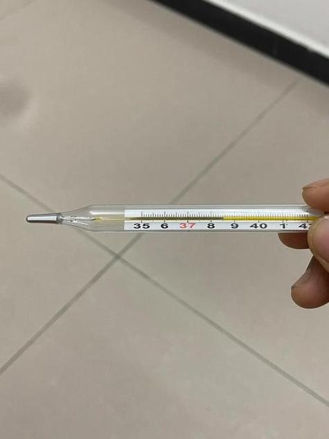 发烧三十九度温度计图片图标