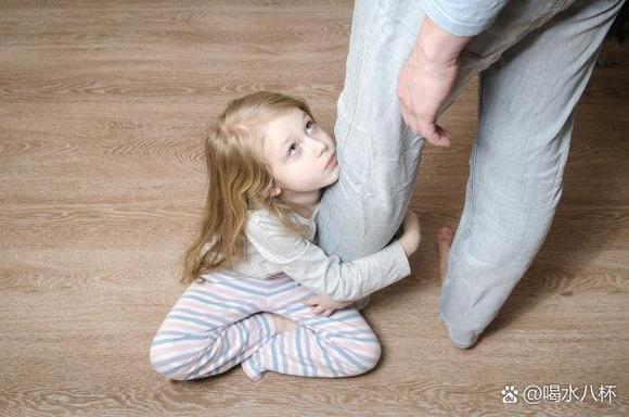 男人抱着你感叹他年纪大了