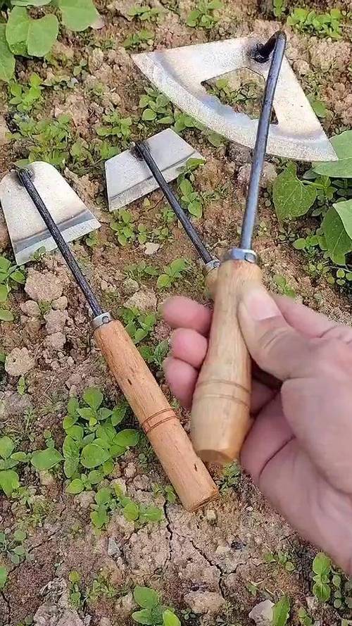除草用什么工具最快图标