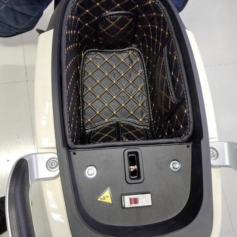 雅迪电动车座椅怎么关截图