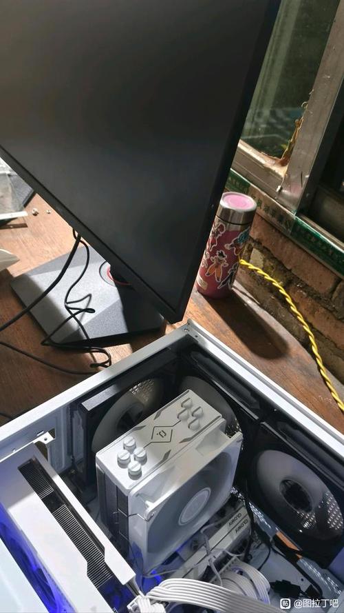 显卡风扇转了显示器无信号截图
