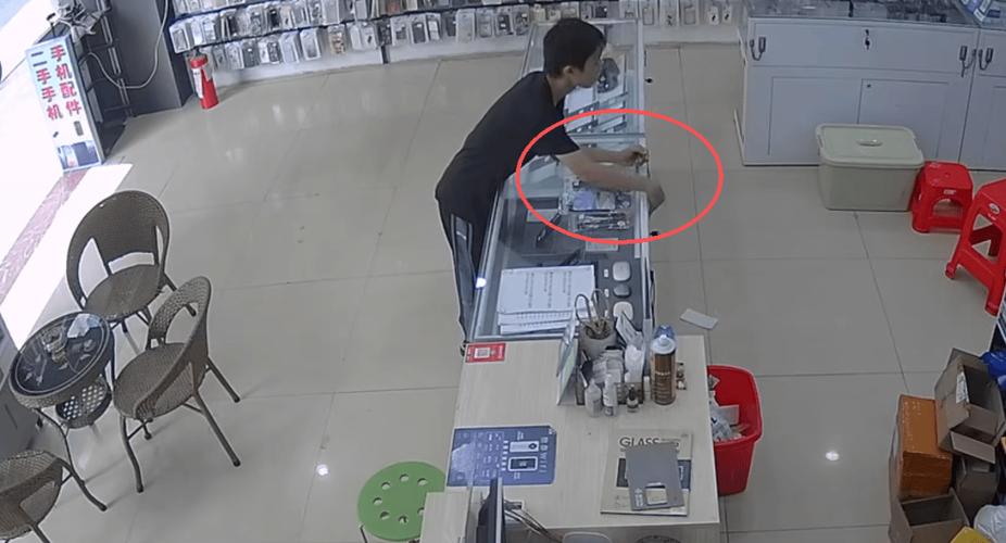 小偷把监控的内存卡拿走了图标