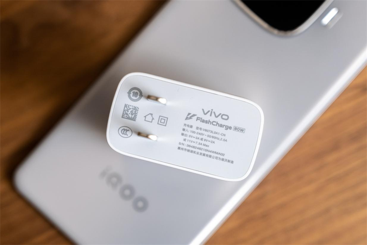 iQOO可以磁吸充电吗图标