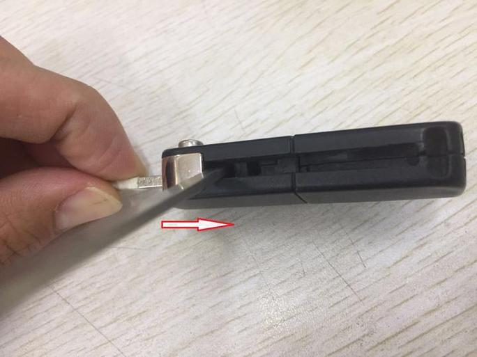 汽车遥控钥匙按键坏了