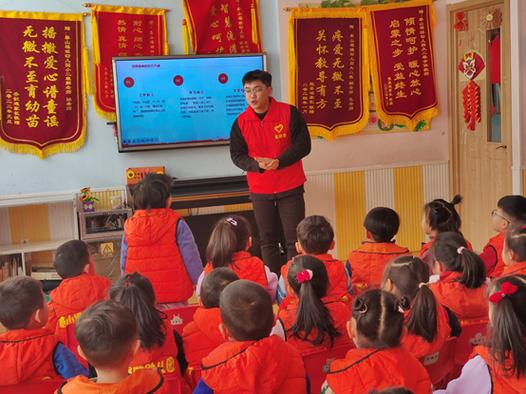 大学生去托管班兼职好不好图标