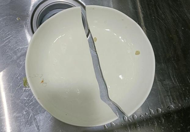 把碗摔碎了意味着什么