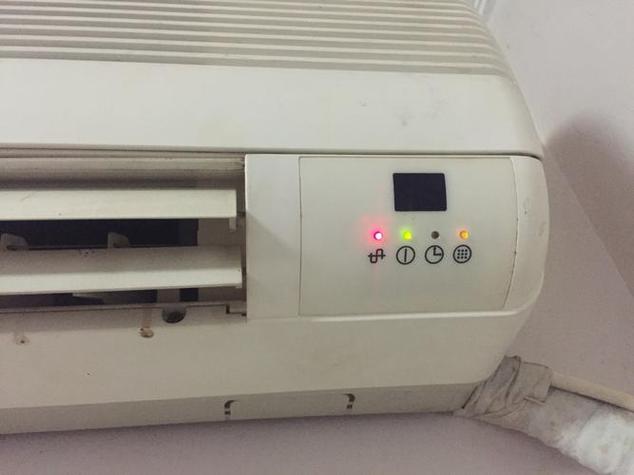 格力风管机灯一直闪烁图标