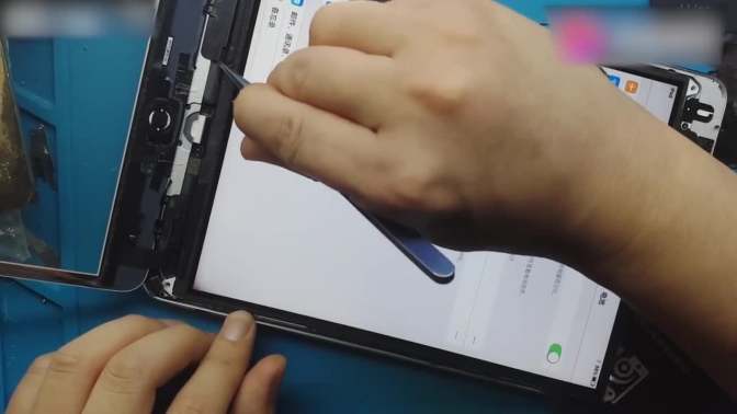 ipad触摸屏乱跳图标