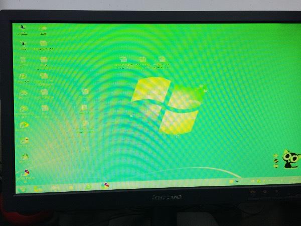 电脑绿屏怎么在家解决