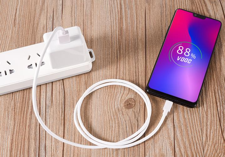 oppo15数据线上的字母图标