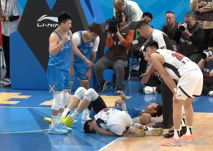 英雄联盟发消息给队友图标