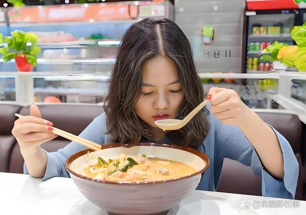 女人想吃麻辣烫的暗示图标