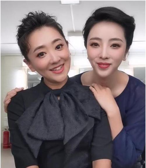 李思思与月亮姐姐的关系图标