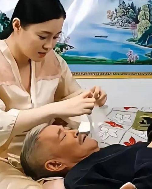 二狗偷看关婷娜吻戏在第几集出现截图