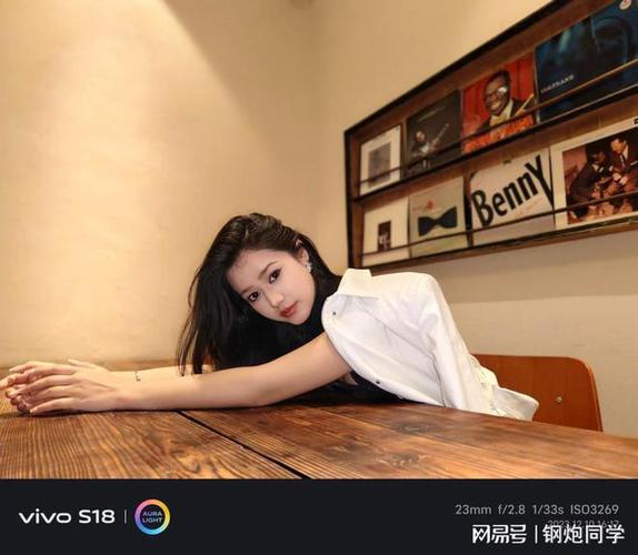 vivo开着闪光灯拍照