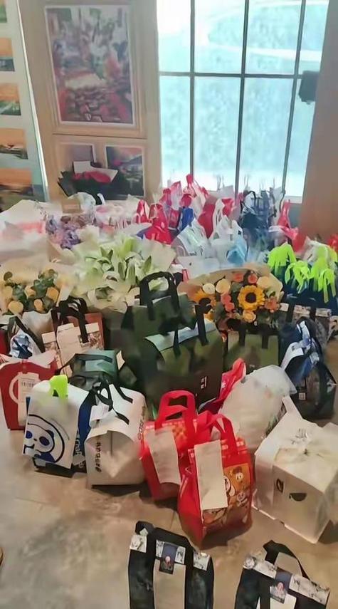 开花店一年能赚多少钱图标