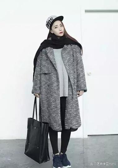 灰色衣服和黑色衣服哪个更显白图标