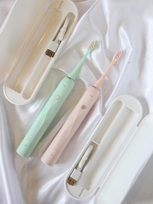 我可爱的室友使用道具截图
