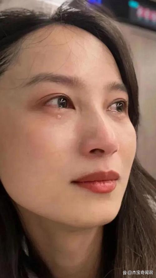 我以为我足够坚强,却还是泪流满面截图