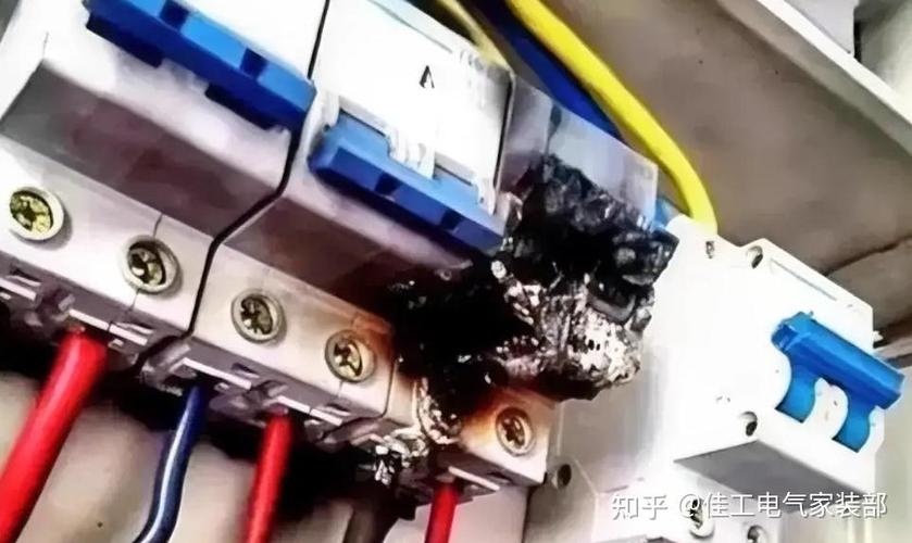 空开在开关时均有火花截图