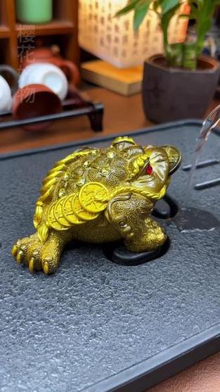 金蟾怎么摆放招财截图