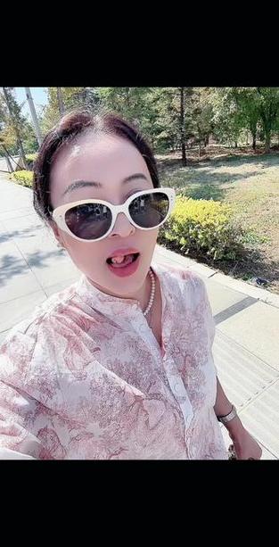 80后单身女人找对象图标