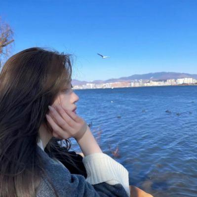 头像女生简单气质图标