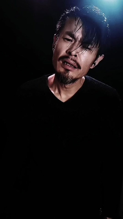 俞修军一家三口照片截图