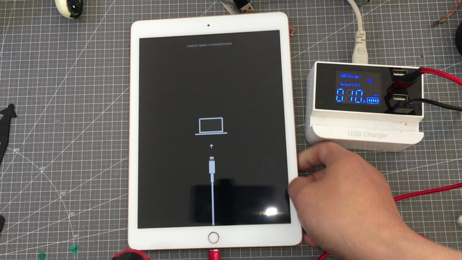 ipad充电白苹果循环图标