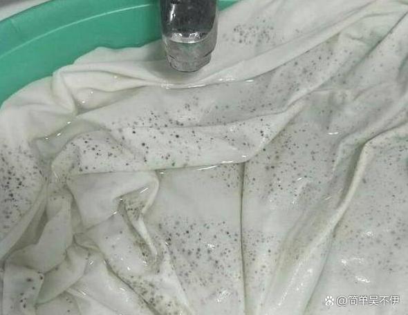 衣服长白色的霉还能要吗图标