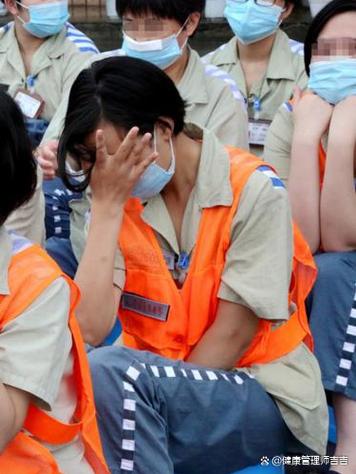 青春期男孩偷偷买女生服饰正常吗图标