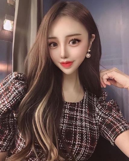 比较出名的女网红图标
