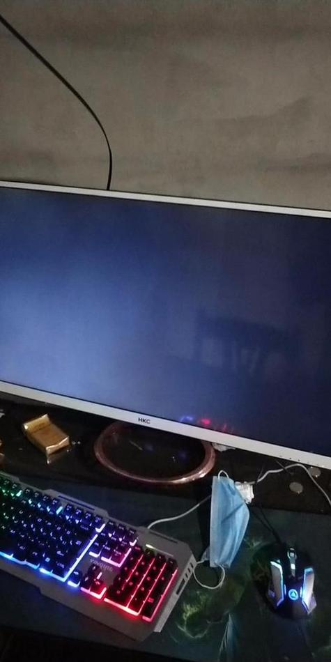 电脑显示器黑一下马上又好了截图